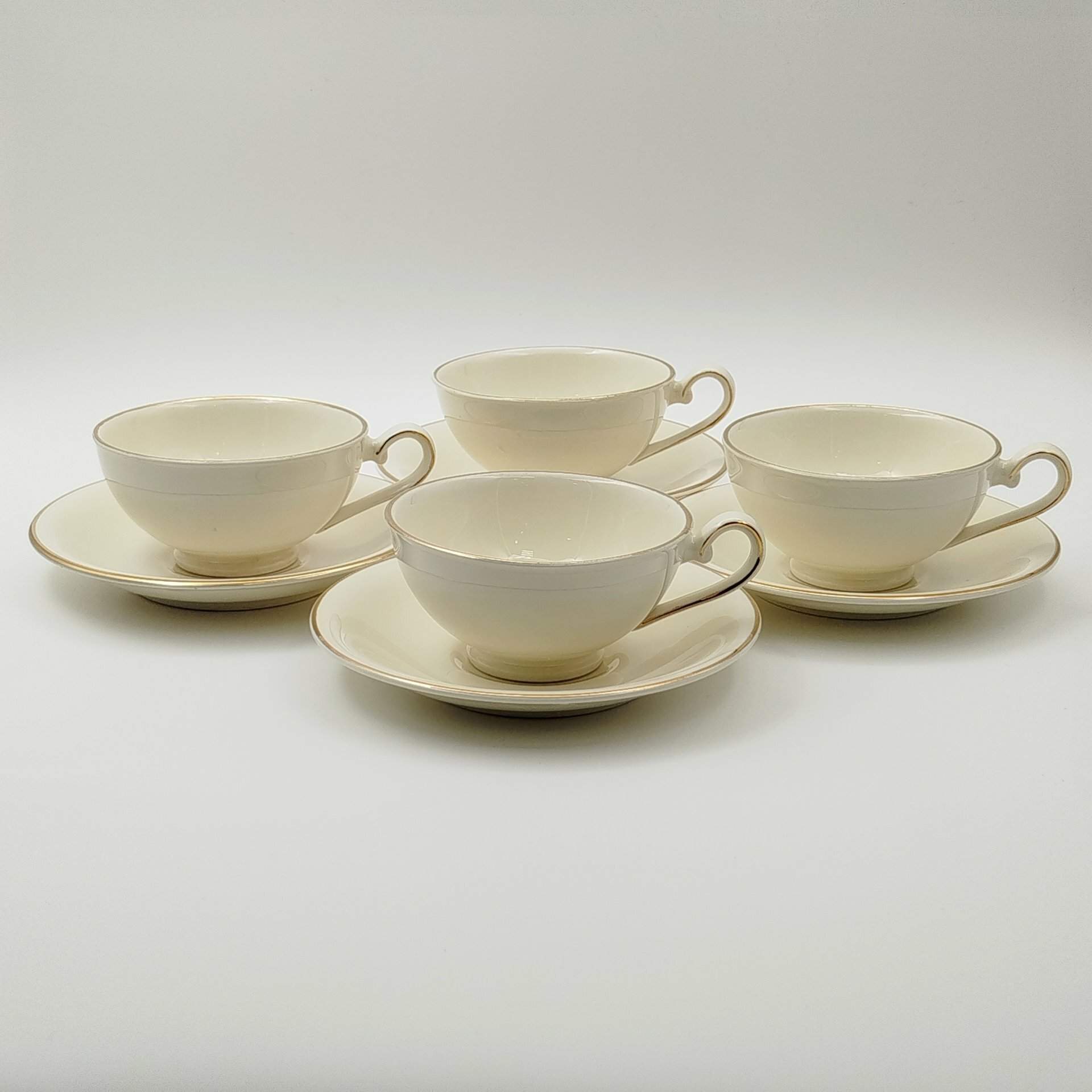 Набор чайных пар цвета слоновой кости на 4 персоны, Mosa Maastrich, фаянс, золочение