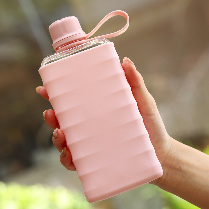 Новая бутылка Tritan Fresh Style с ручкой, плоская бутылка с силиконовым покрытием, пластиковый стакан, высококачественная портативная бутылка для воды для студентов