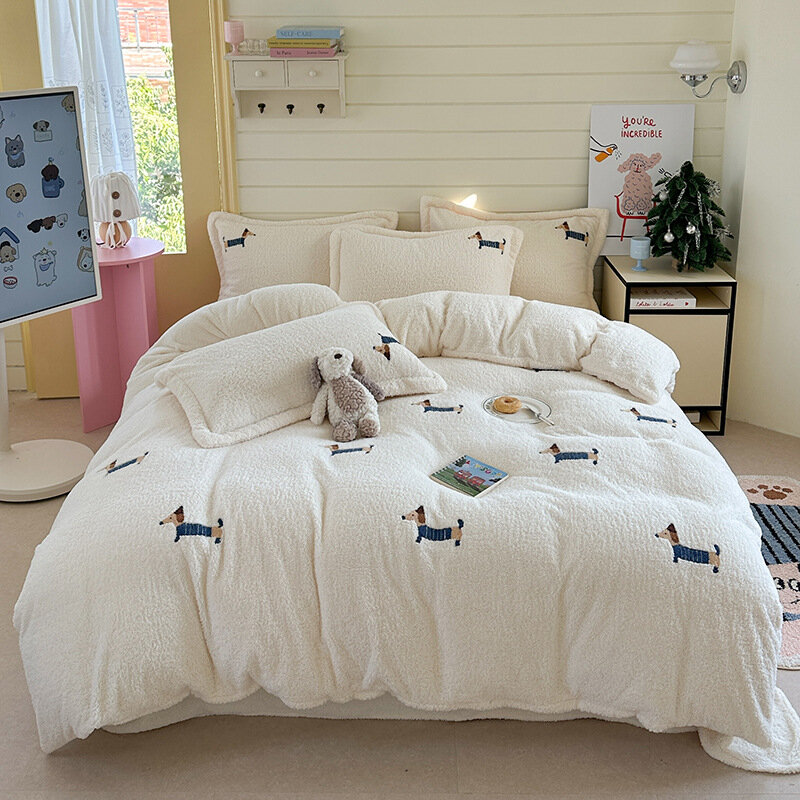 Осень и зима новый утолщенный и теплый тедди плюшевые полотенца вышивка из четырех предметов