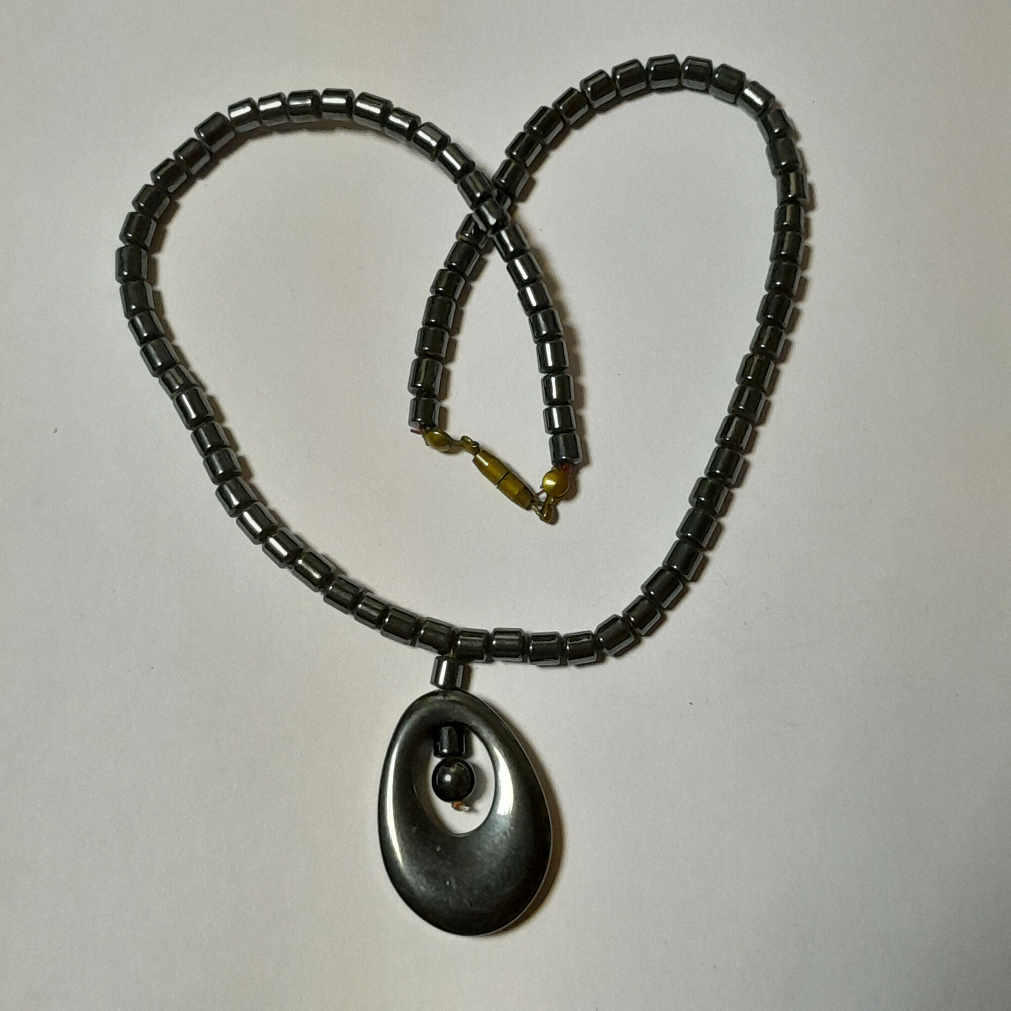 Колье с кулоном из черного гематита, длина 24 см, винтаж, СССР.