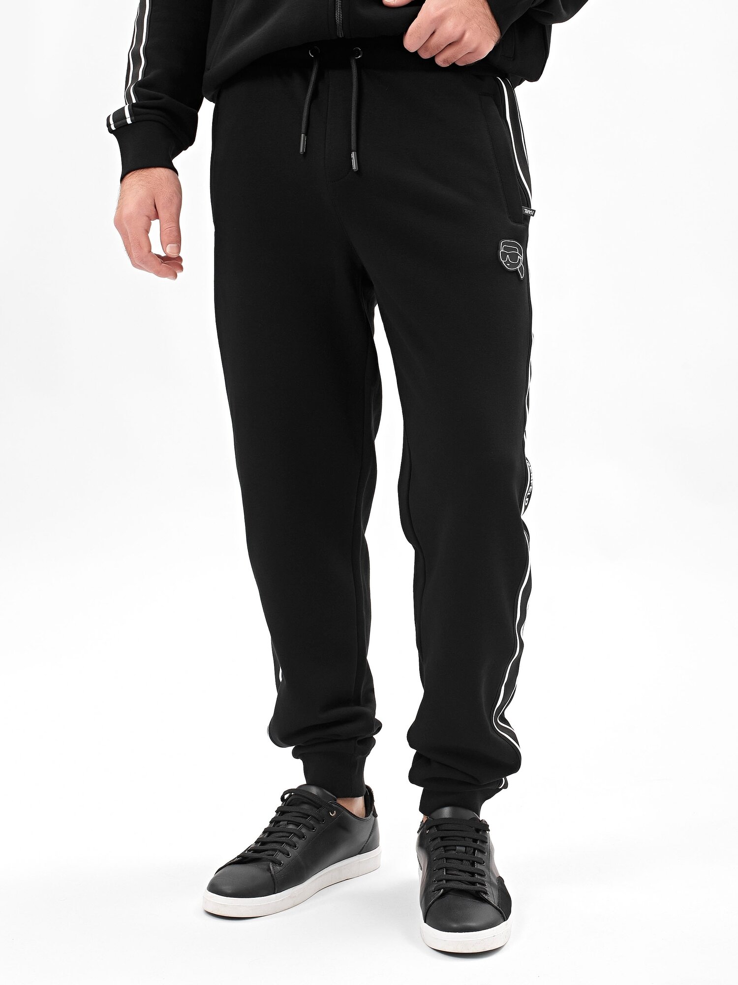 Брюки спортивные