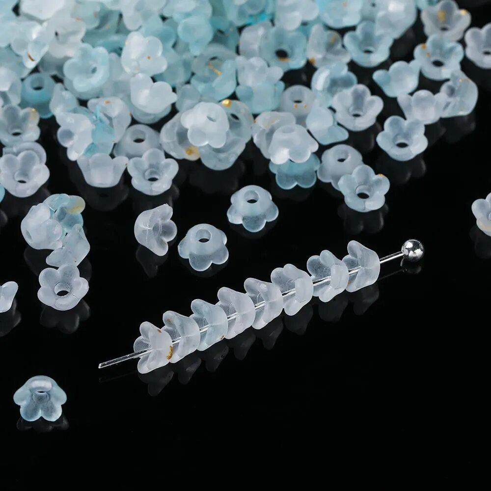 Акриловых бусины цветочных , мелкие бусинки 4.5*4.5 мм, 300 шт, цвет: светло-голубой