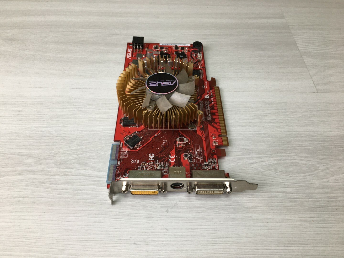 Видеокарта 512Mb Radeon 3850, ASUS EAH3850 MAGIC/HTDP/512M/A, PCI-E