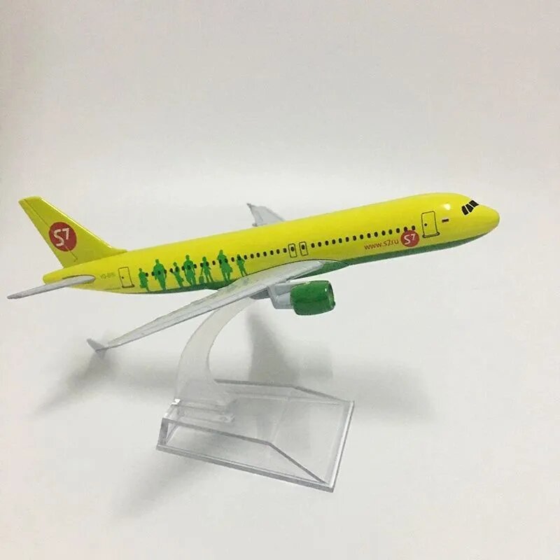 Сборная модель самолета S7 Airlines желтого цвета 1:400 из металлического сплава для детей от 14 лет, масштаб 1/400 — фото 1