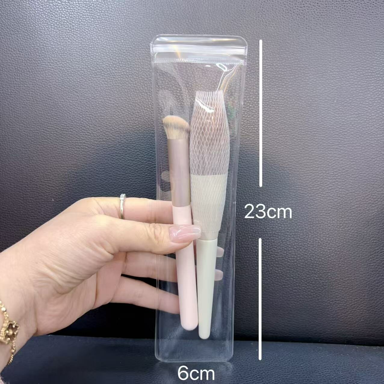 В наличии: ультрапрозрачные утолщенные ПВХ-пакеты толщиной 48 микрон с самозакрывающимся клапаном, пакеты для часов, цифровых устройств, рыболовных принадлежностей, подвесок и ожерелий.