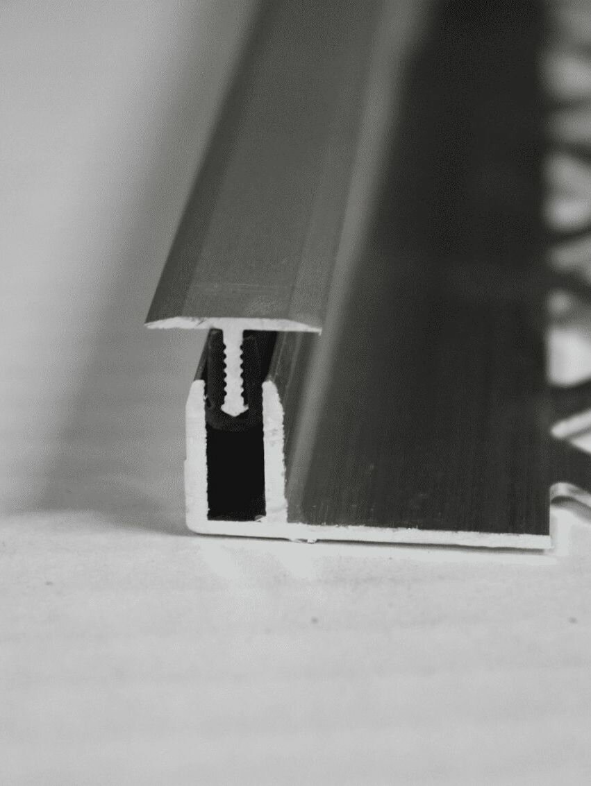 База алюминиевая для Т-профиля с резинкой