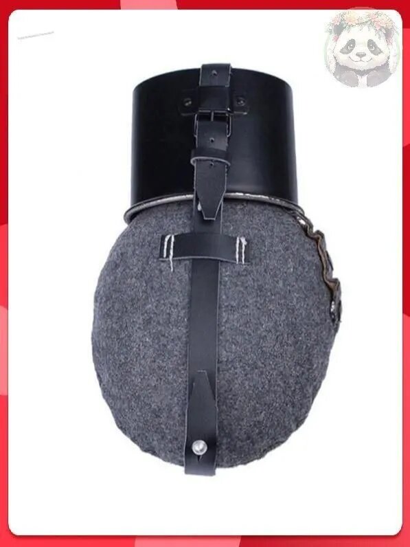 Эксклюзивная немецкая фляга с шерстяным чехлом для элитного солдата времен Второй мировой