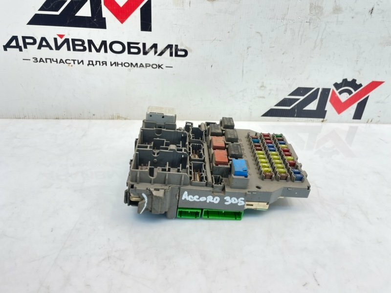 Б/У блок предохранителей, реле салона Honda Accord 2008 CL9 K24A3 nприсутствует дефект корпуса 69150 HONDA арт. 38200SEAG24