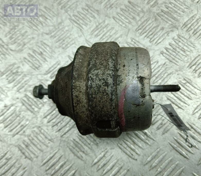 Подушка крепления двигателя Volkswagen Passat B5