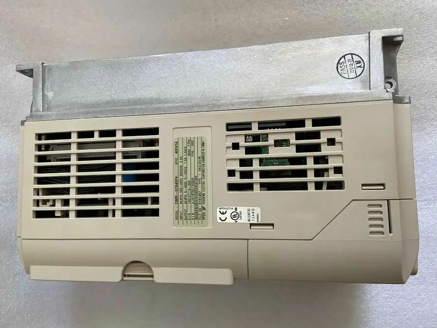 Модуль Yaskawa CIMR-G7B40P4 — фото 1