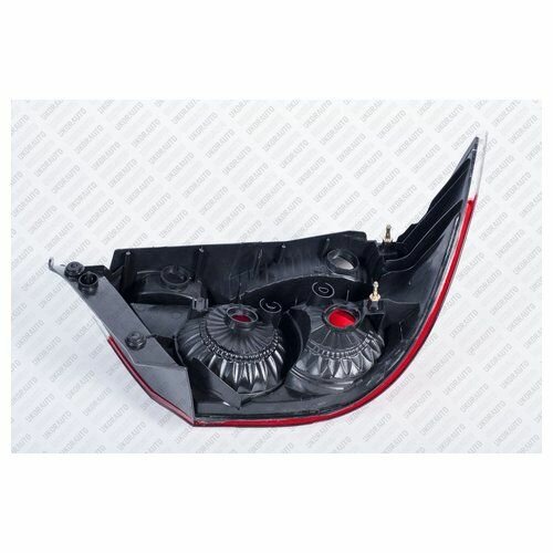 Фонарь правый UkorAuto U0523007R