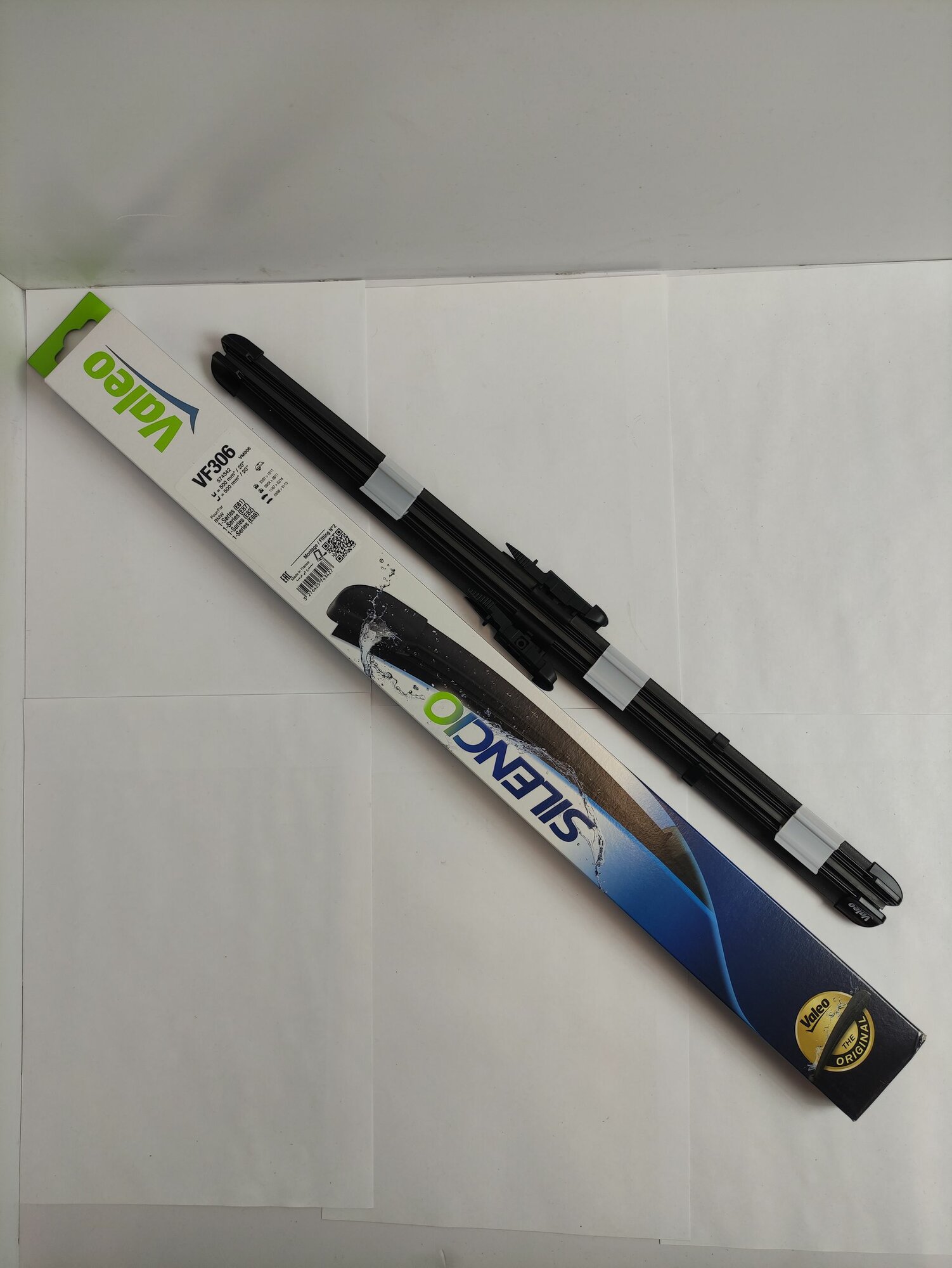 Комплект бескаркасных щеток стеклоочистителя Valeo 574342 для BMW 1 серия E81, E82, E87, E88