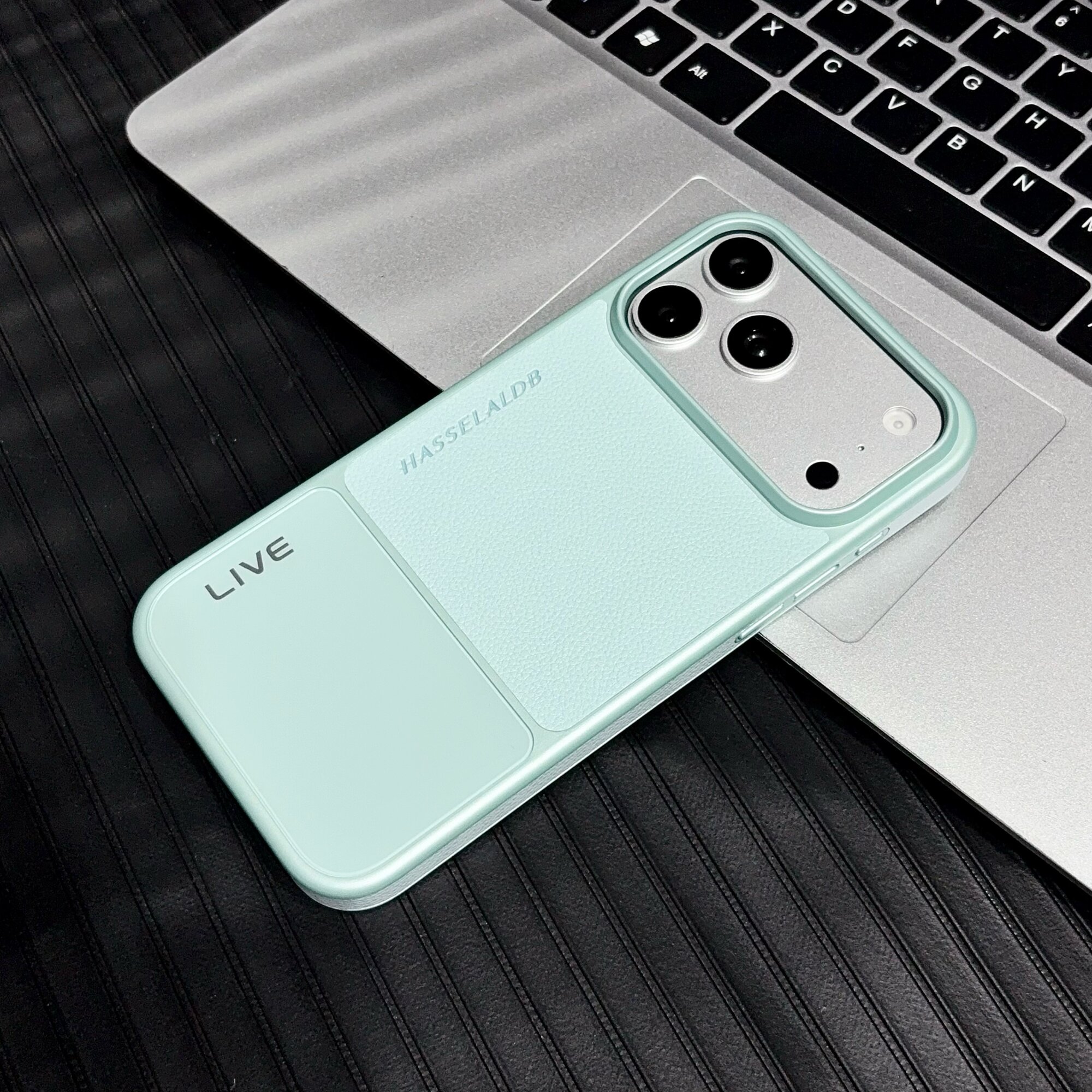 Чехол для Apple iPhone 17 Pro Max / Айфон 17 Про Макс, soft touch, чехол-кардиомонитор, искусственная кожа, поликарбонат (PC), защита камеры, ударопрочный, усиленные углы, Apple, Apple iPhone 17 Pro Max,