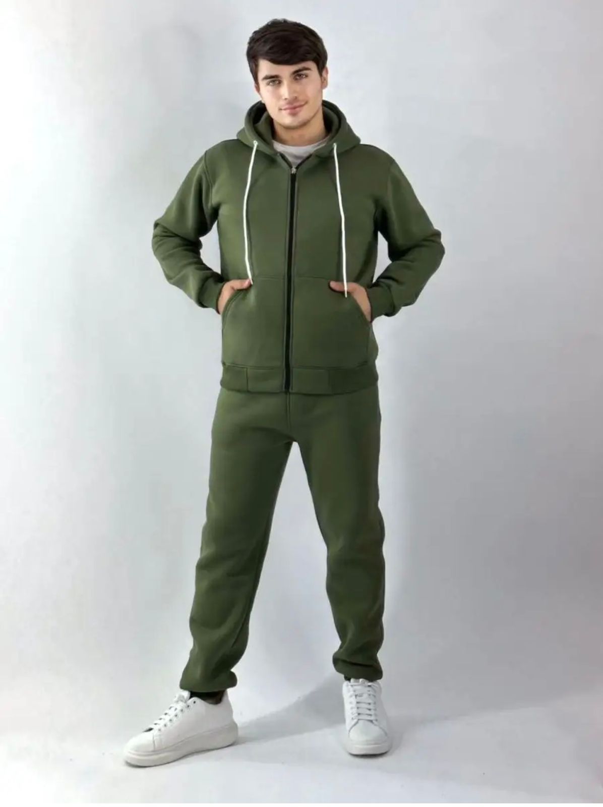Костюм спортивный
