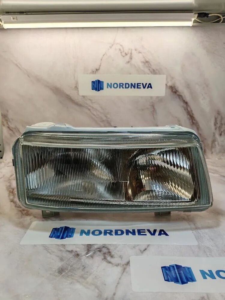 Фара правая Фольксваген Пассат Б4 1993-1996, Volkswagen Passat B4 (В4) 441-1116R-LD-EM