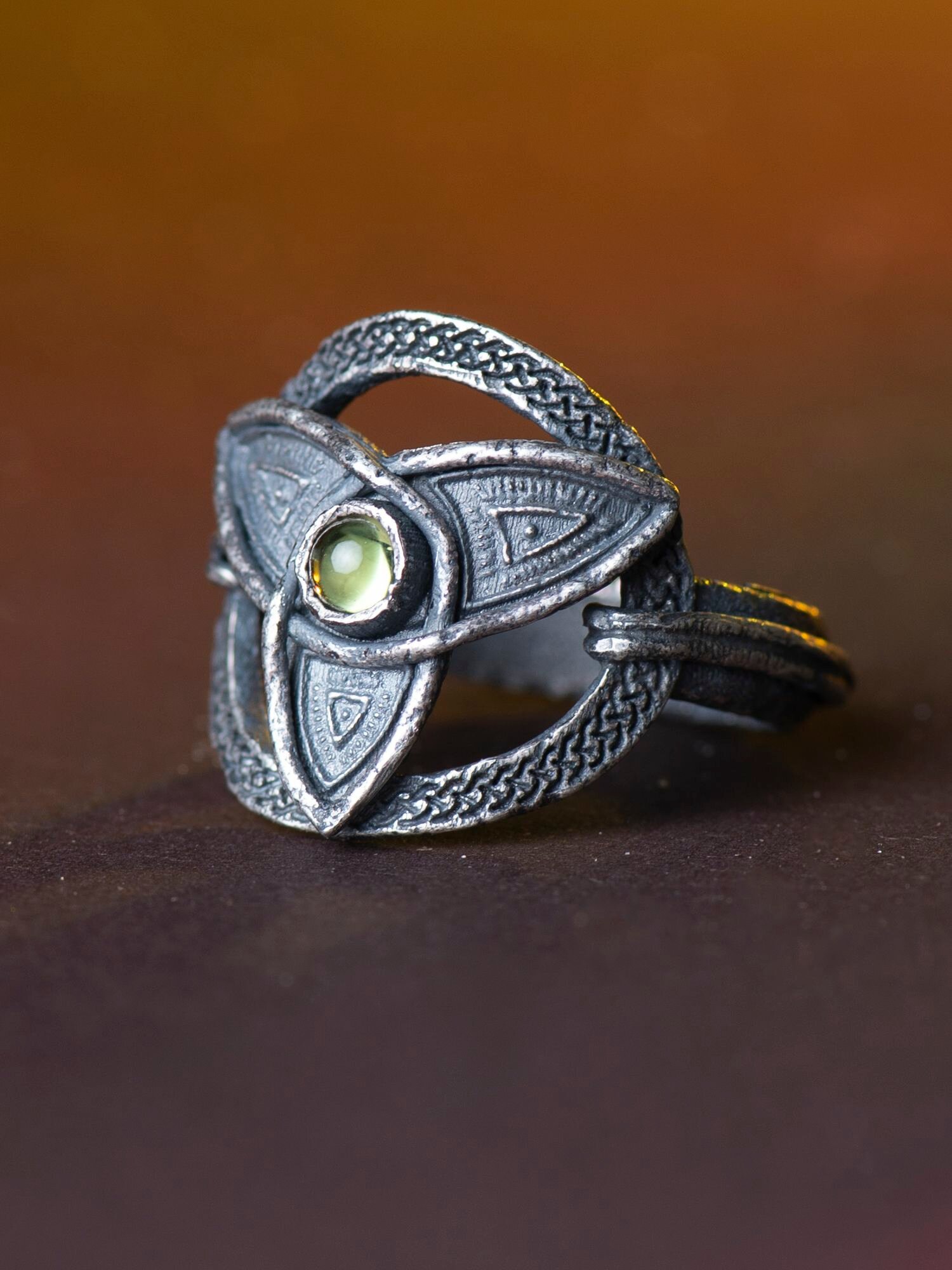 Кольцо, серебро, 925 проба, чернение, хризолит