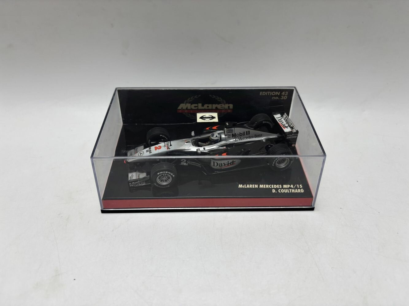 MINICHAMPS 1/43 Масштабная модель автомобиля McLaren MP4/15 из литого металла