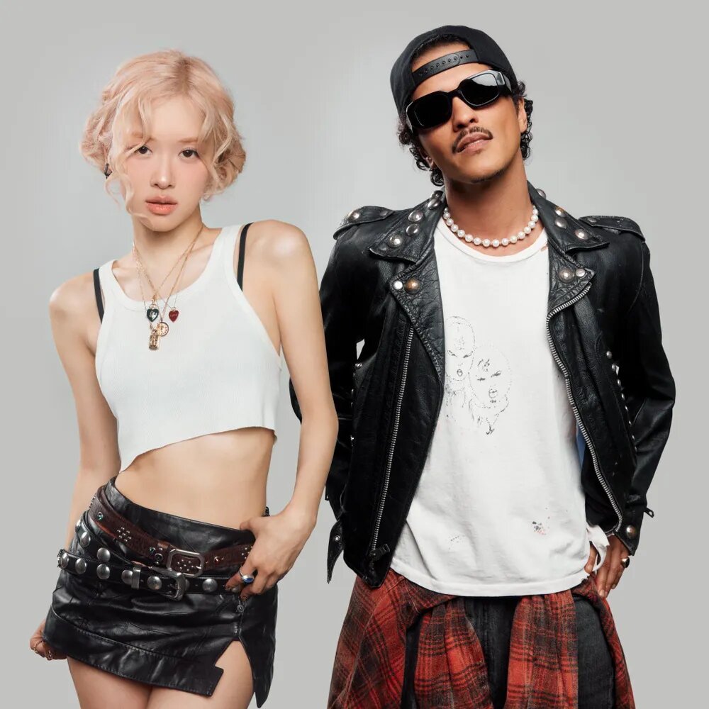 ROSÉ & Bruno Mars - APT. Jewel case CD single, 3 диска, 2024 — фото 1