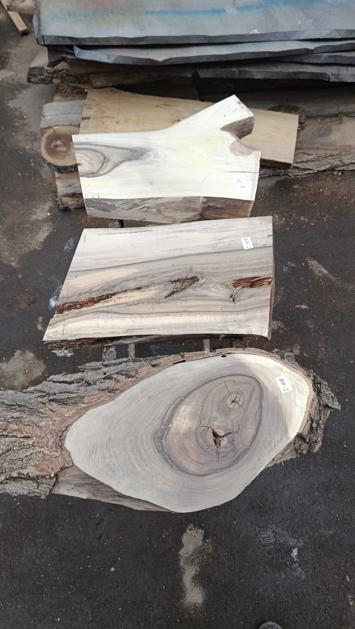 Слеб из ореха, комплект из 3-х штук 65х26х3 см,40х27х3 см,40х28х7см(С109) с живыми краями