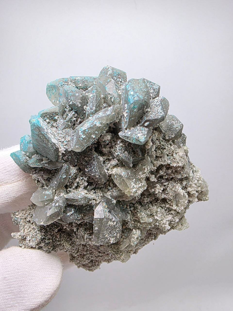 Кальцит с пиритом, 95 мм 119 г.