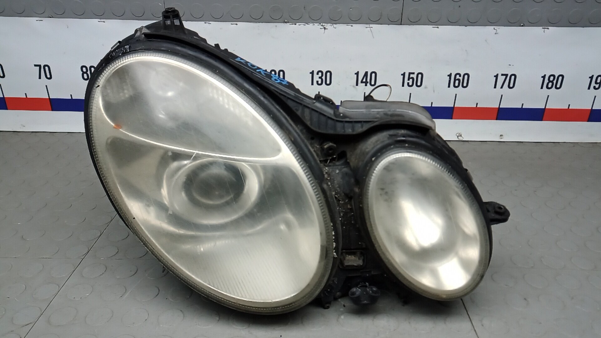 Фара правая MERCEDES BENZ E-CLASS W211