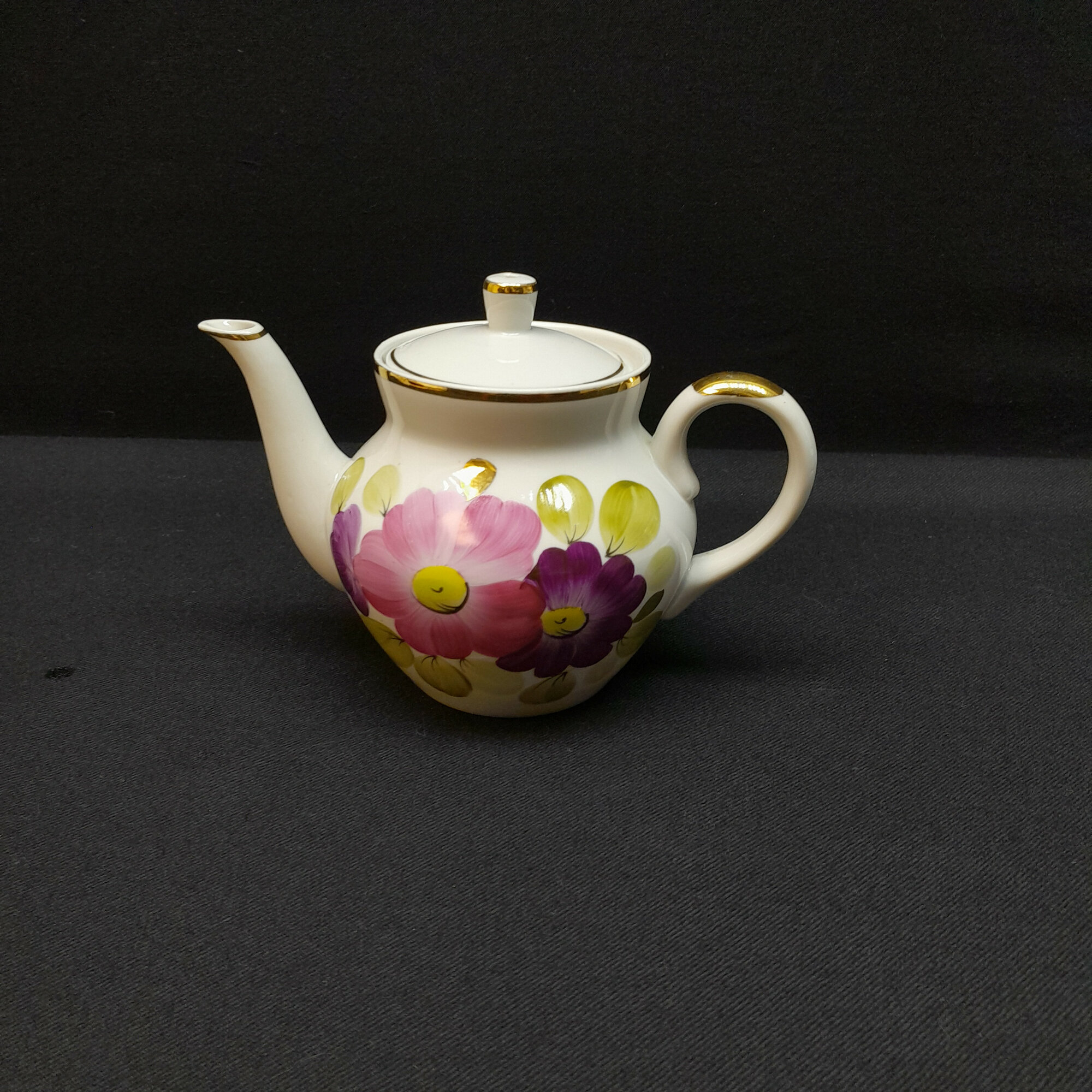 Чайник Кузяевский з-д, фарфор роспись позолота 0.75 л, винтаж СССР