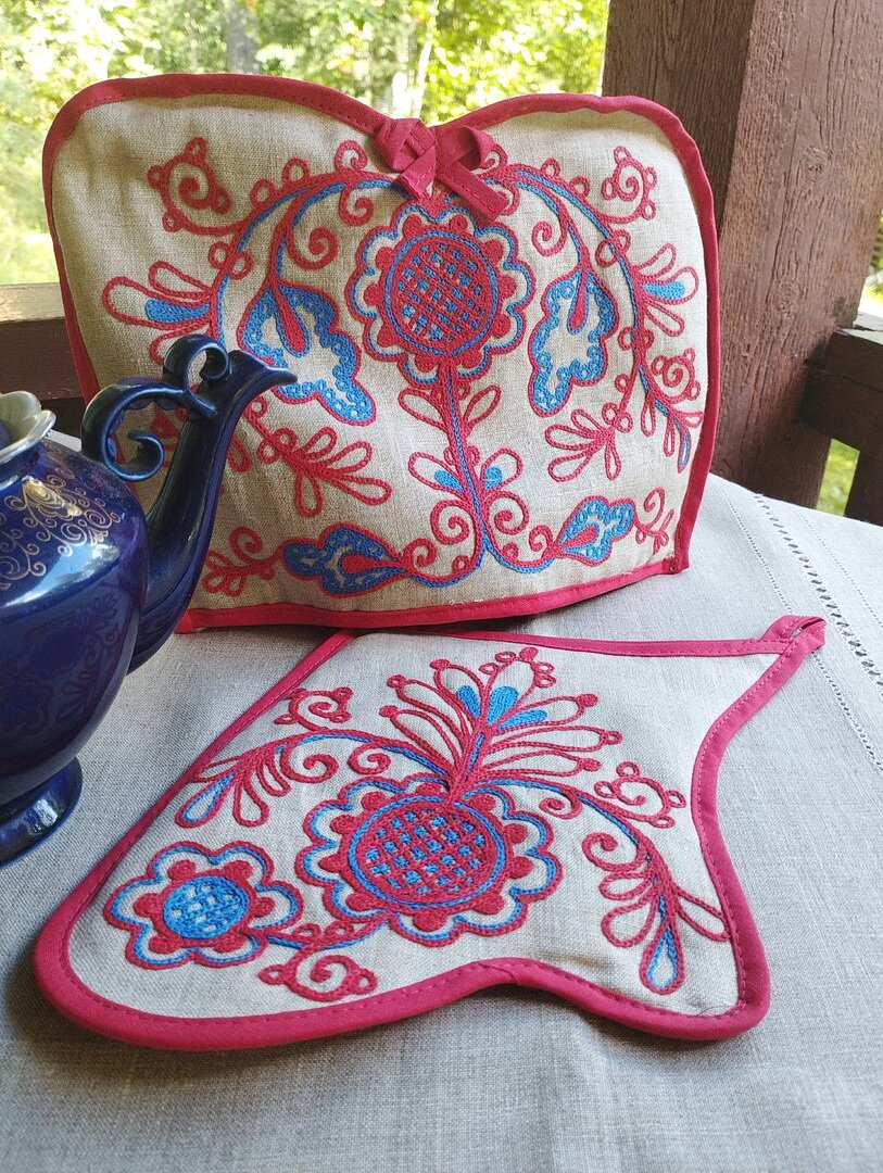 Прихватка и грелка на чайник, комплект льняной с русской вышивкой
