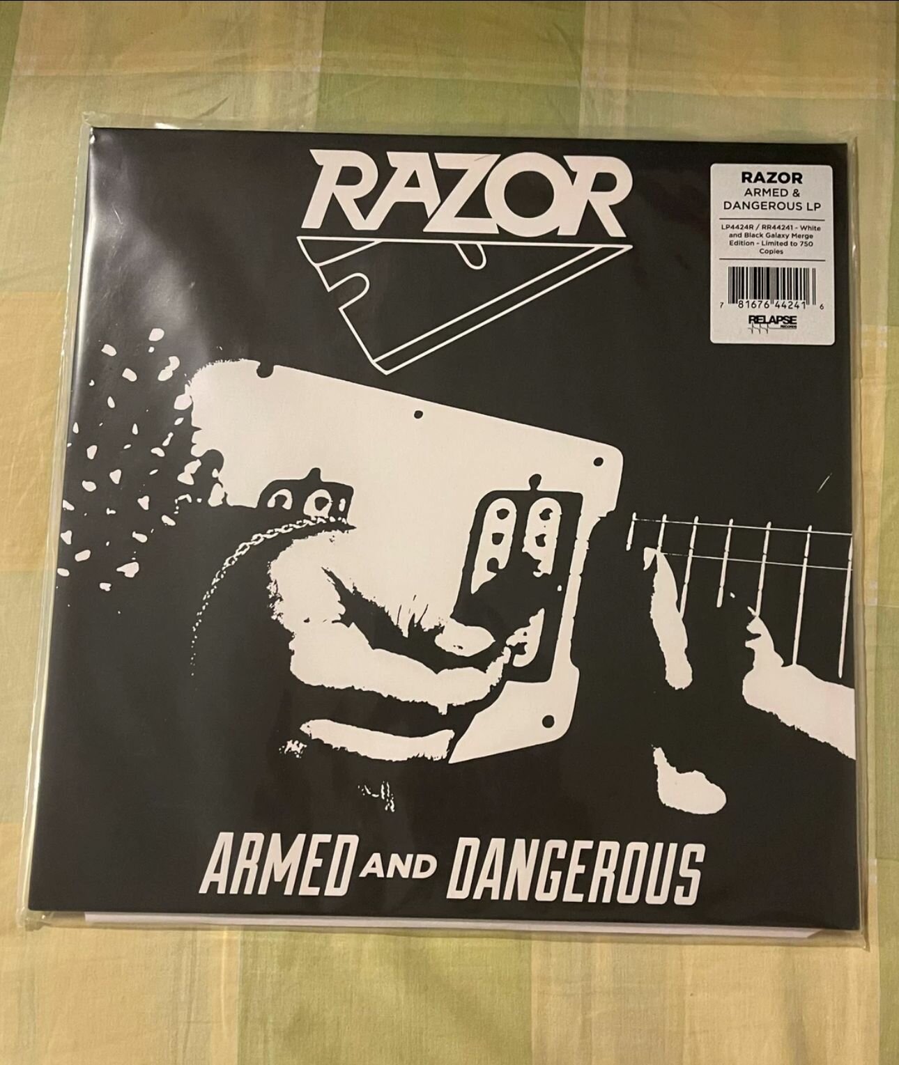 Виниловая пластинка razor armed and dangerous, Limited color
