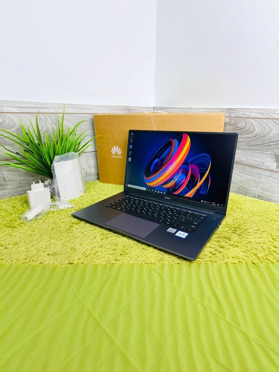 Ноутбук MateBook 15, i3-10110, SSD 256Gb, IPS FullHD, Win10Pro, чёрный