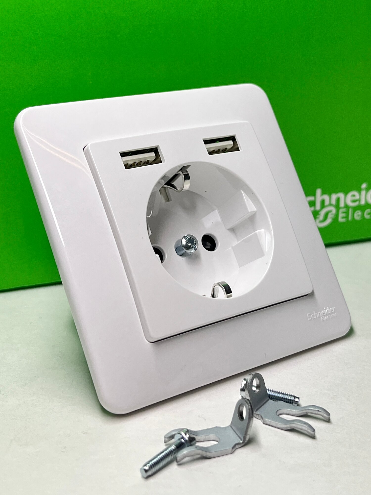 Розетка с заземлением и USB, 16А, Schneider Electric Sedna Design, SDD111052, белый + рамка 1 пост, SDD311801