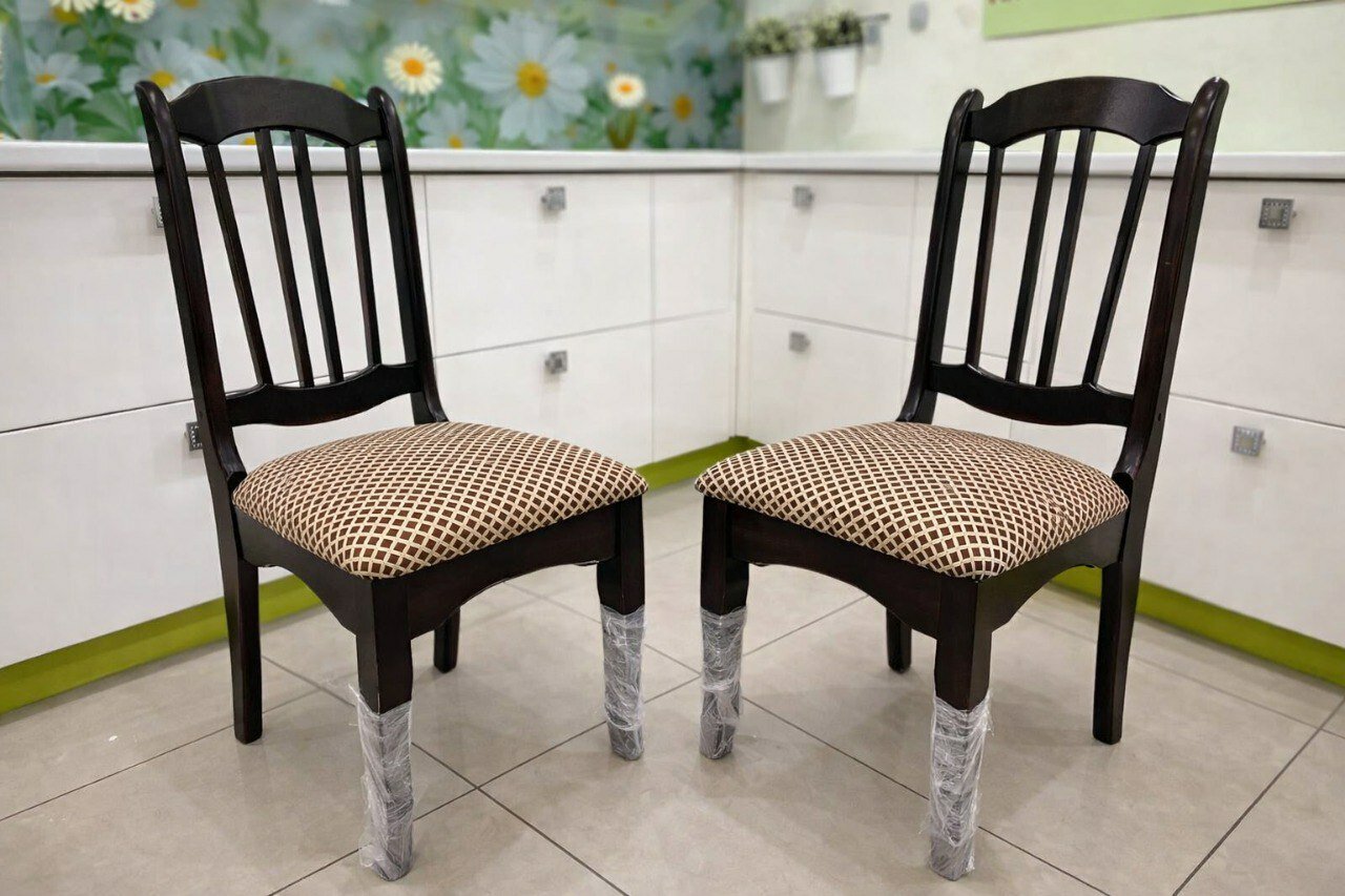 2 Стула, массив берёзы, мягкая спинка, высота 96см, высота сиденья 45см. крепление металл. цвет венге