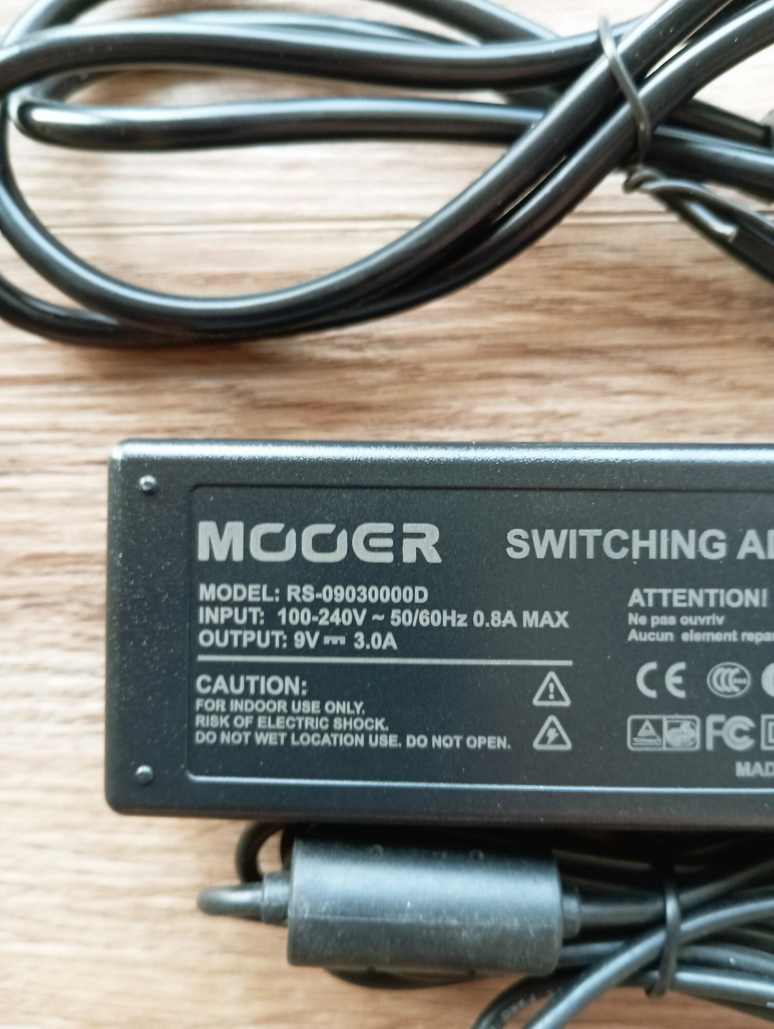 Блок питания Mooer 9V 3A RS-09030001D для процессора / педали Муер