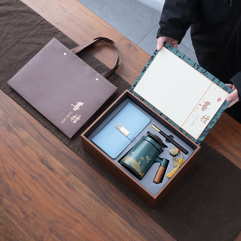 Корпоративные мероприятия по тимбилдингу, деловые подарки, практичные и креативные подарки для открытия компаний, подарки для клиентов и сотрудников.