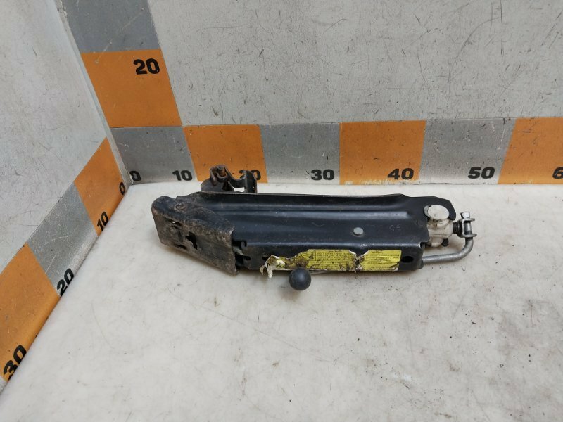 Б/У Домкрат Volkswagen Jetta 2009 5, 1K2 495666 VAG арт. 1K0011031C