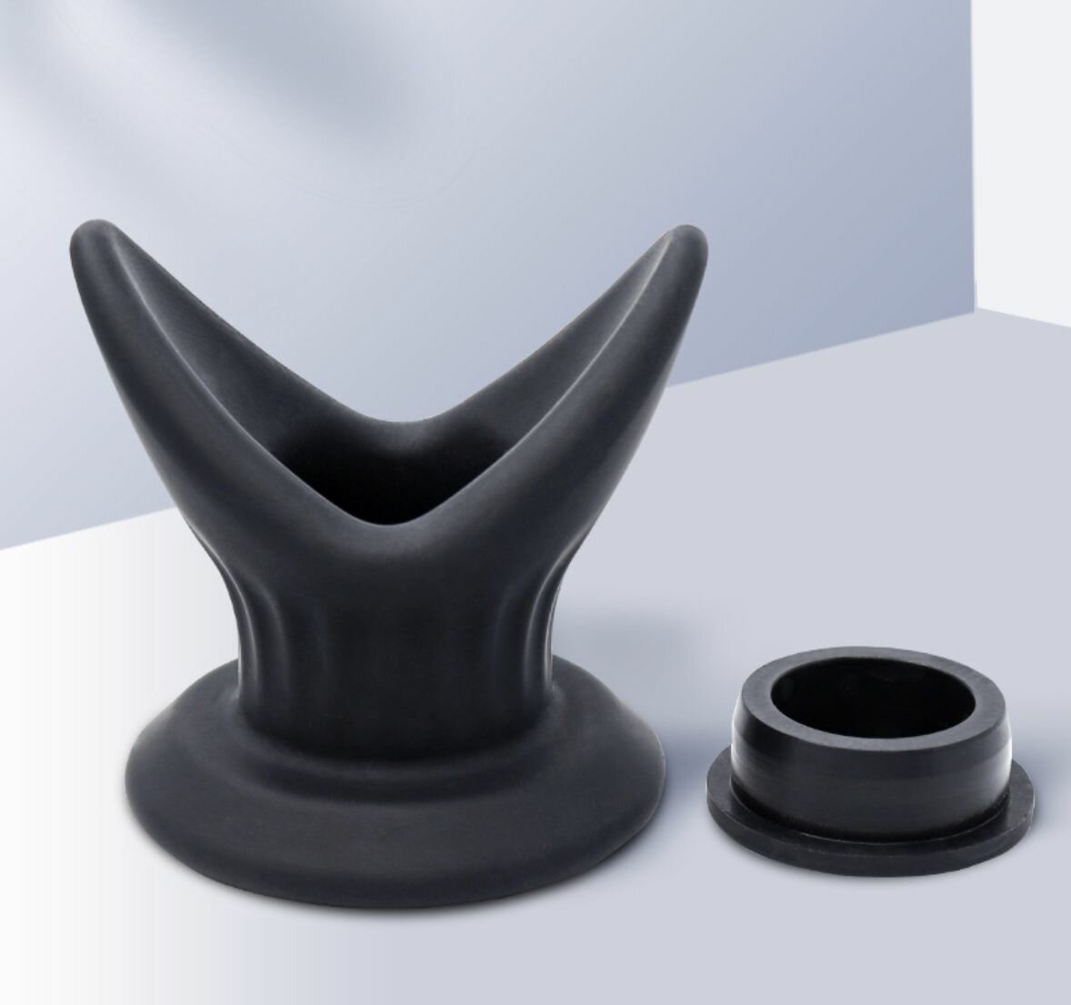 Полая анальная, двух лепестковая пробка - расширитель с заглушкой.