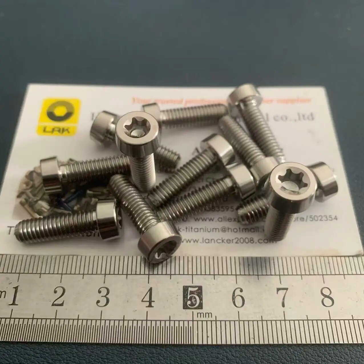 Титановые болты Gr5 Torx T30 4,4x10 мм 16 мм