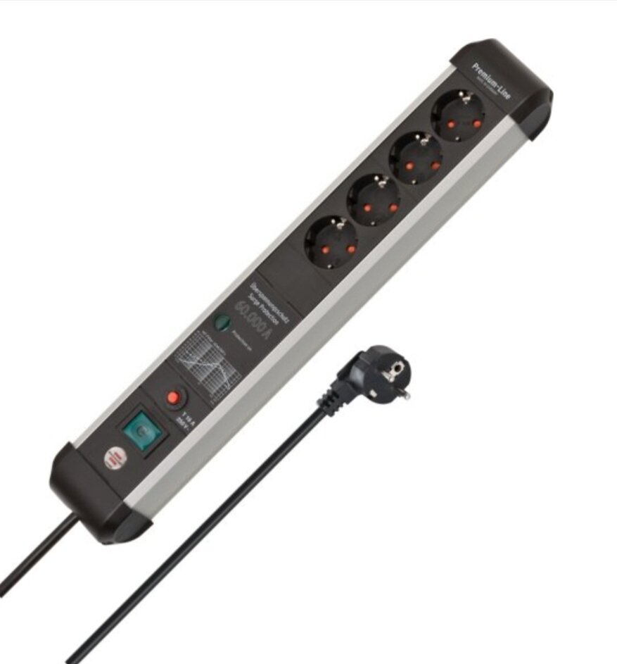 Сетевой фильтр Brennenstuhl The Premium-Protect-Line с 4-секционным блоком питания и защитой от 60000А. Германия.