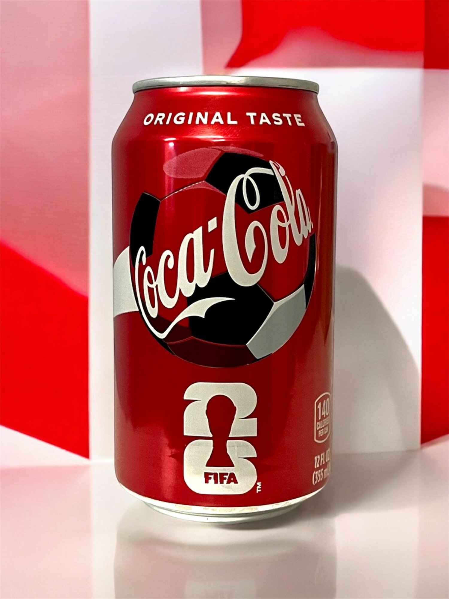 Газированный напиток Coca-cola США , 1 шт 355 мл, ЧМ26
