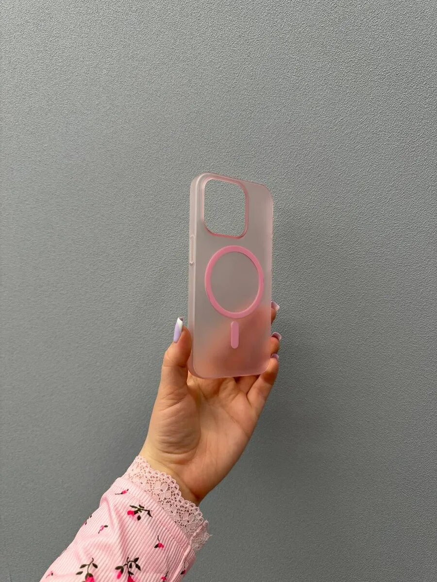Чехол на Iphone 15 Pro, цвет розовый, полупрозрачный, женский . — фото 1