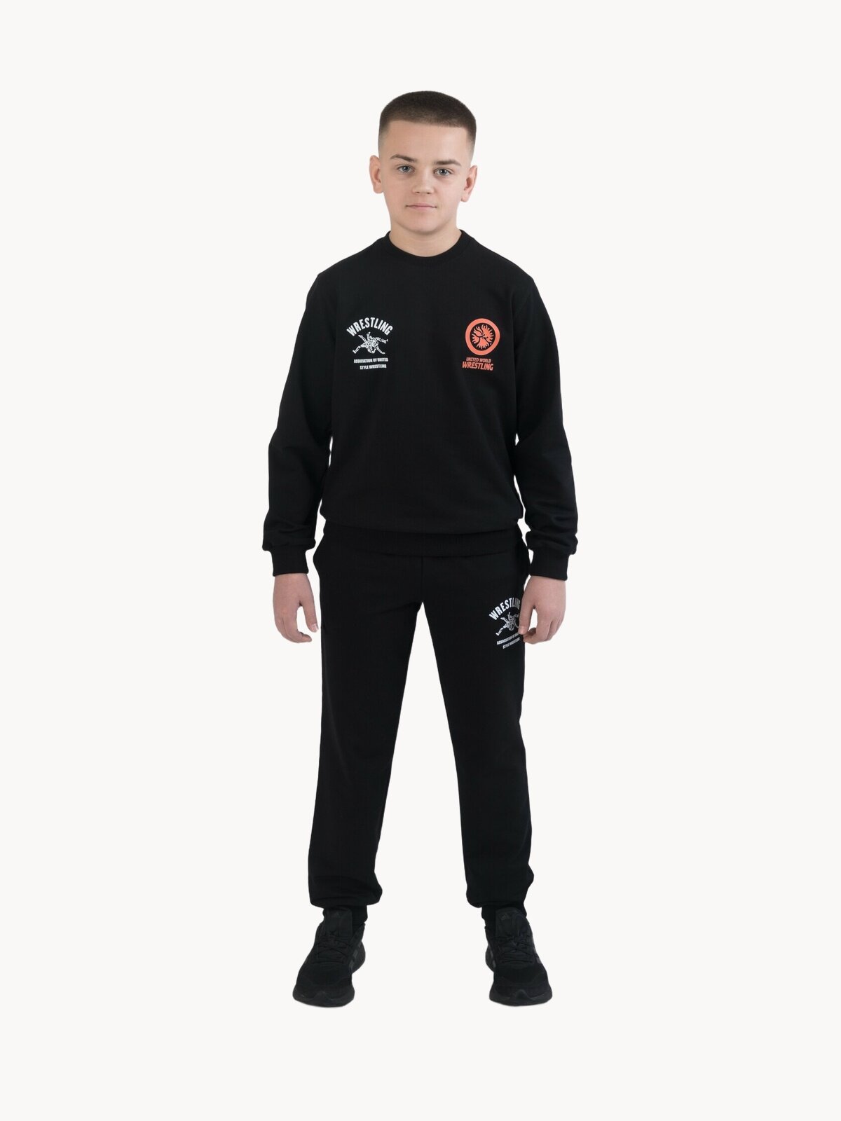 Костюм спортивный