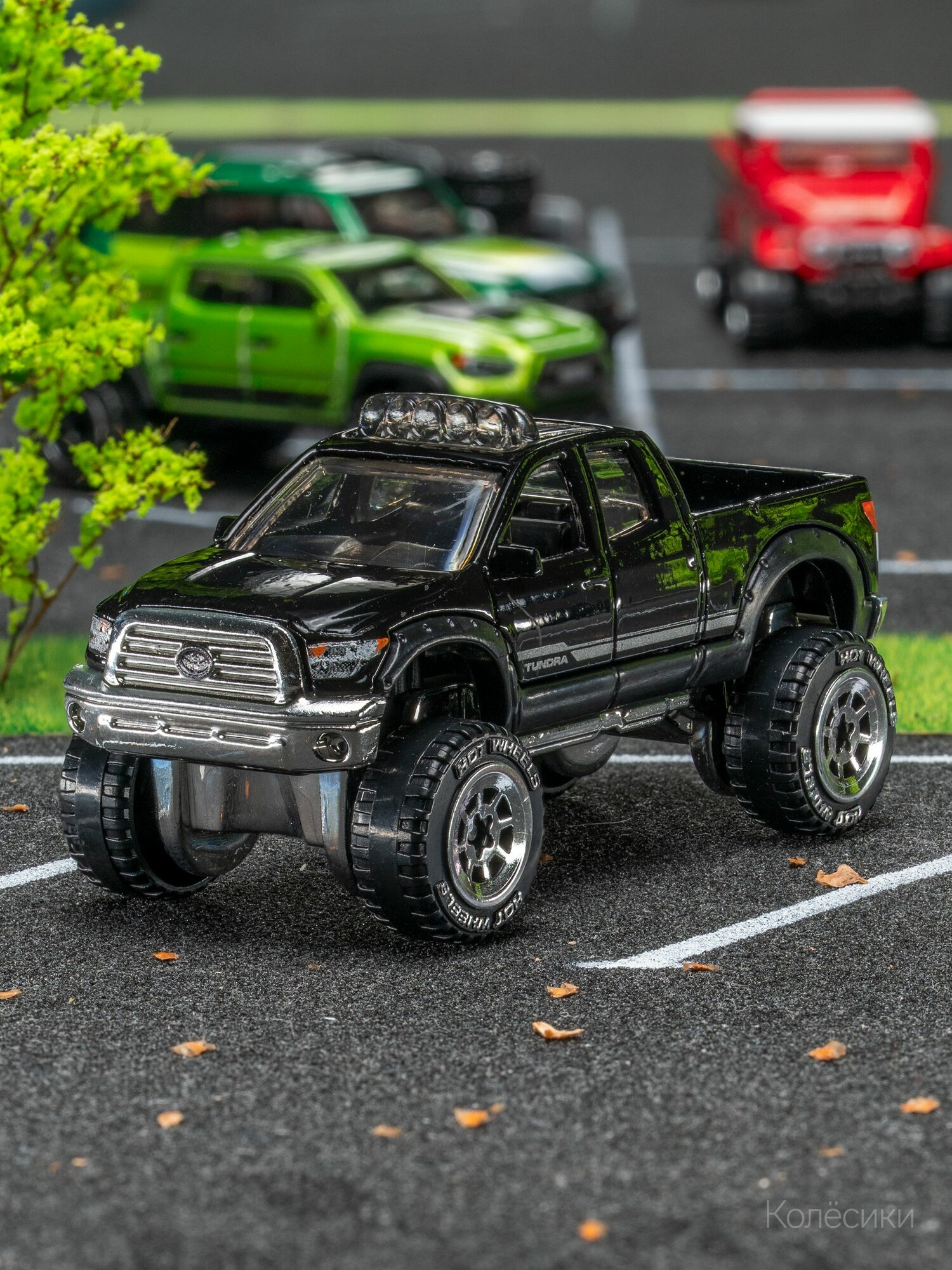 Машинка Hot Wheels 10 Toyota Tundra
