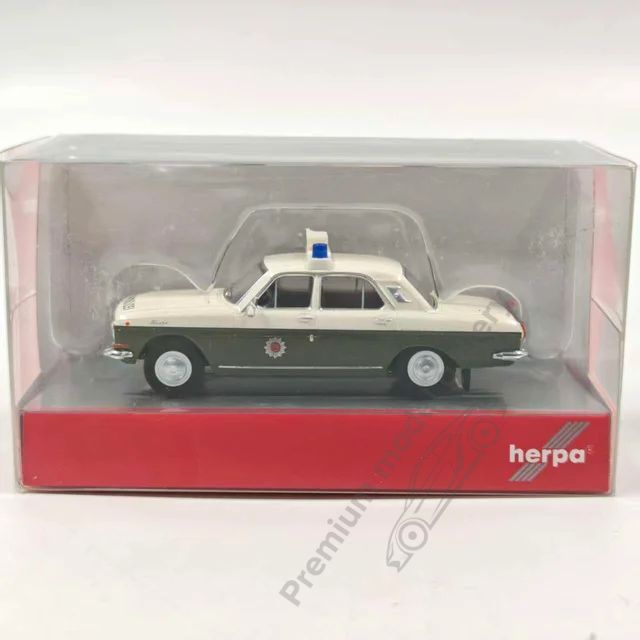 Модель полицейского автомобиля Herpa WOLGA M24 в масштабе 1/87, винтажная, восточноевропейская, пластиковая, для песочницы.