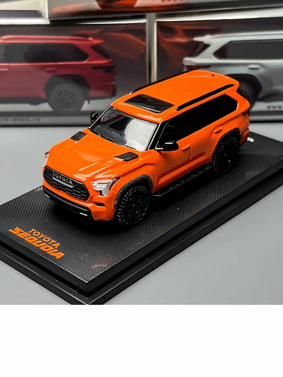 Машинка CM Model 1/64 Toyota Sequoia Orange Die-cast Alloy Car Model Collection Toy Gift