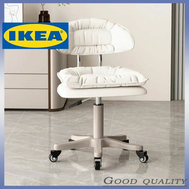 Офисное кресло с регулировкой высоты и вращением