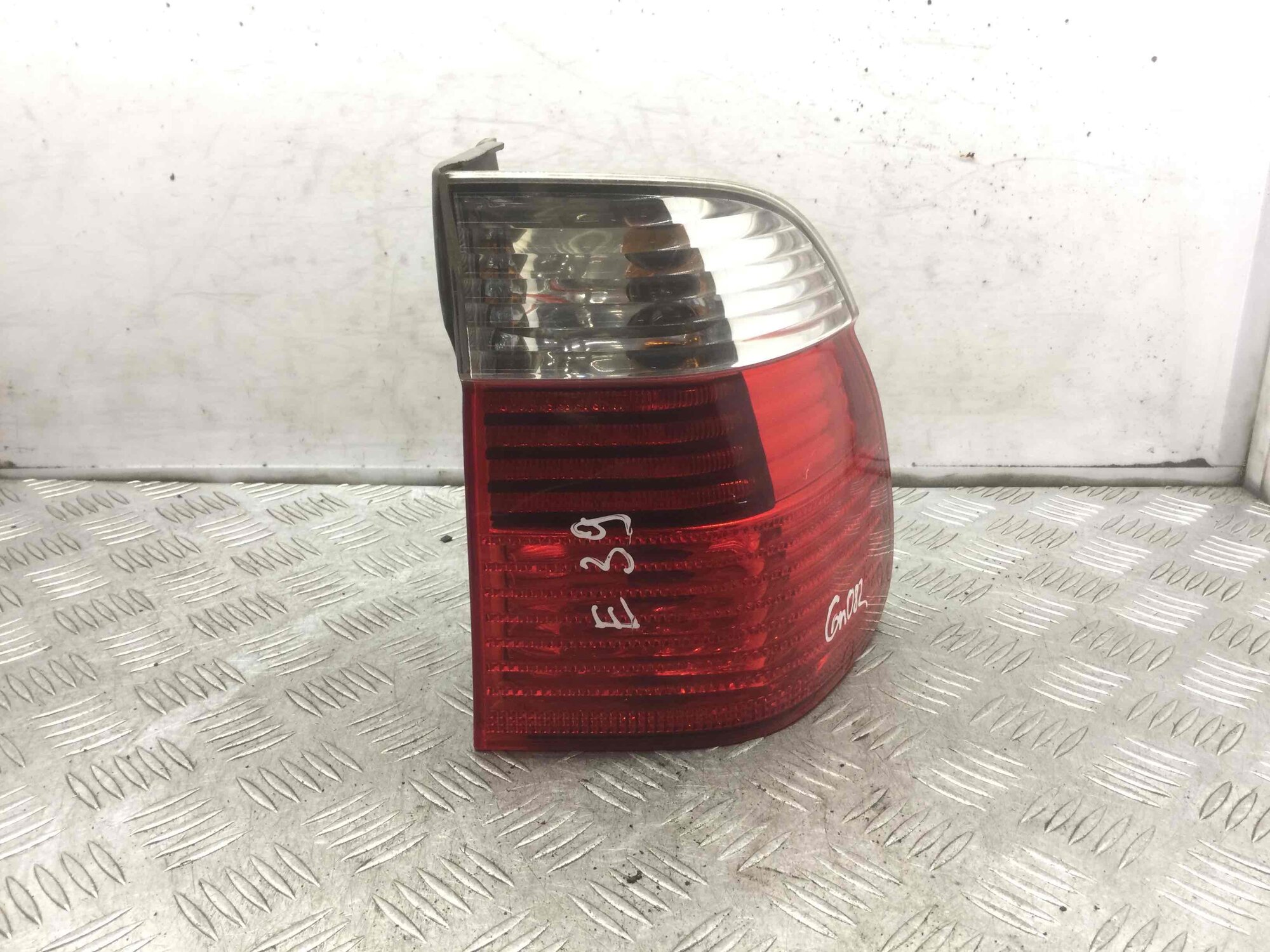 Б/У Фонарь задний правый BMW 5-Series 5-Series E39 1995 - 2004 2003 г.