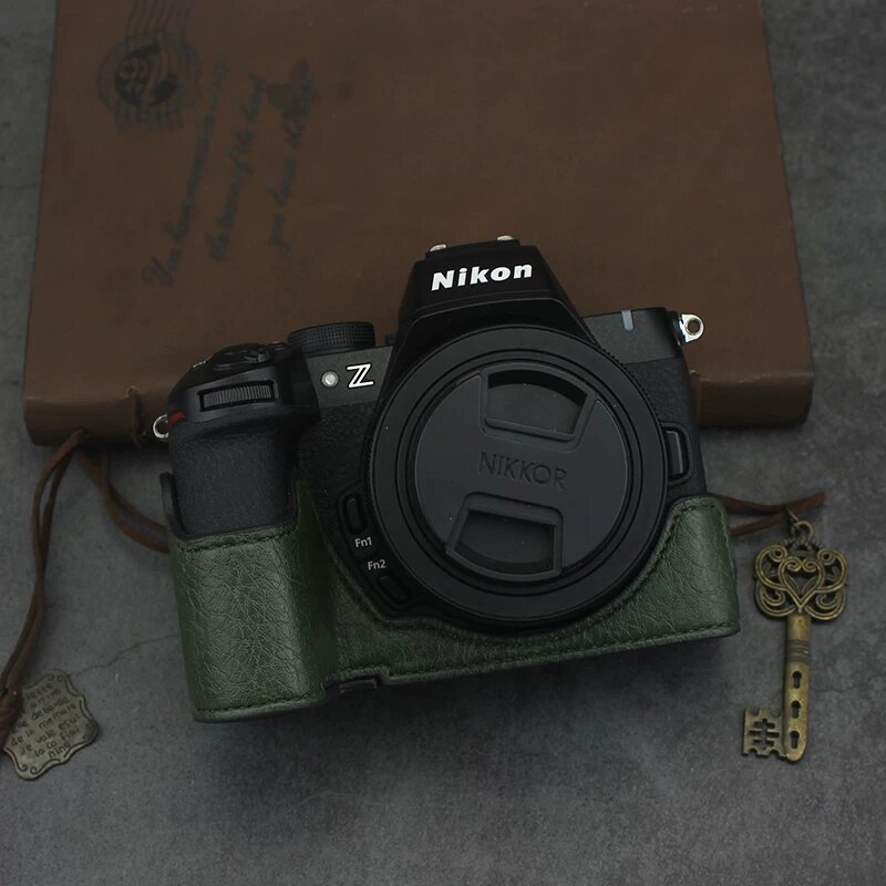 Чехол для зеркальной камеры Nikon Z50 II в оливковом фальшивом коже - прочная защитная сумка