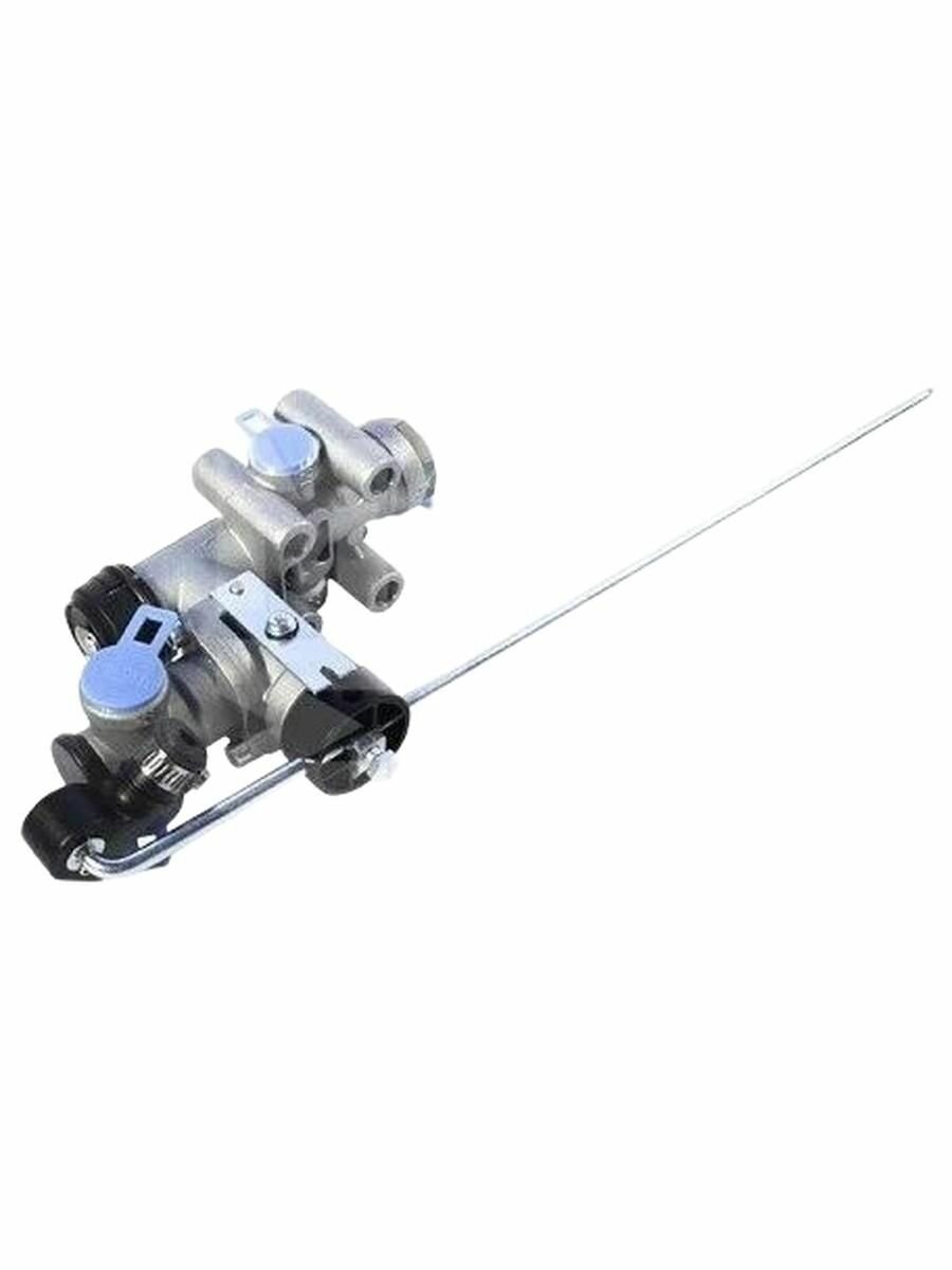 Кран уровня пола о. н. 4640061000 (M7101250) с тройником, 1 шт.