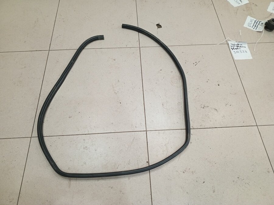 Уплотнитель проема двери задний правый от Hyundai Solaris 2010-2017