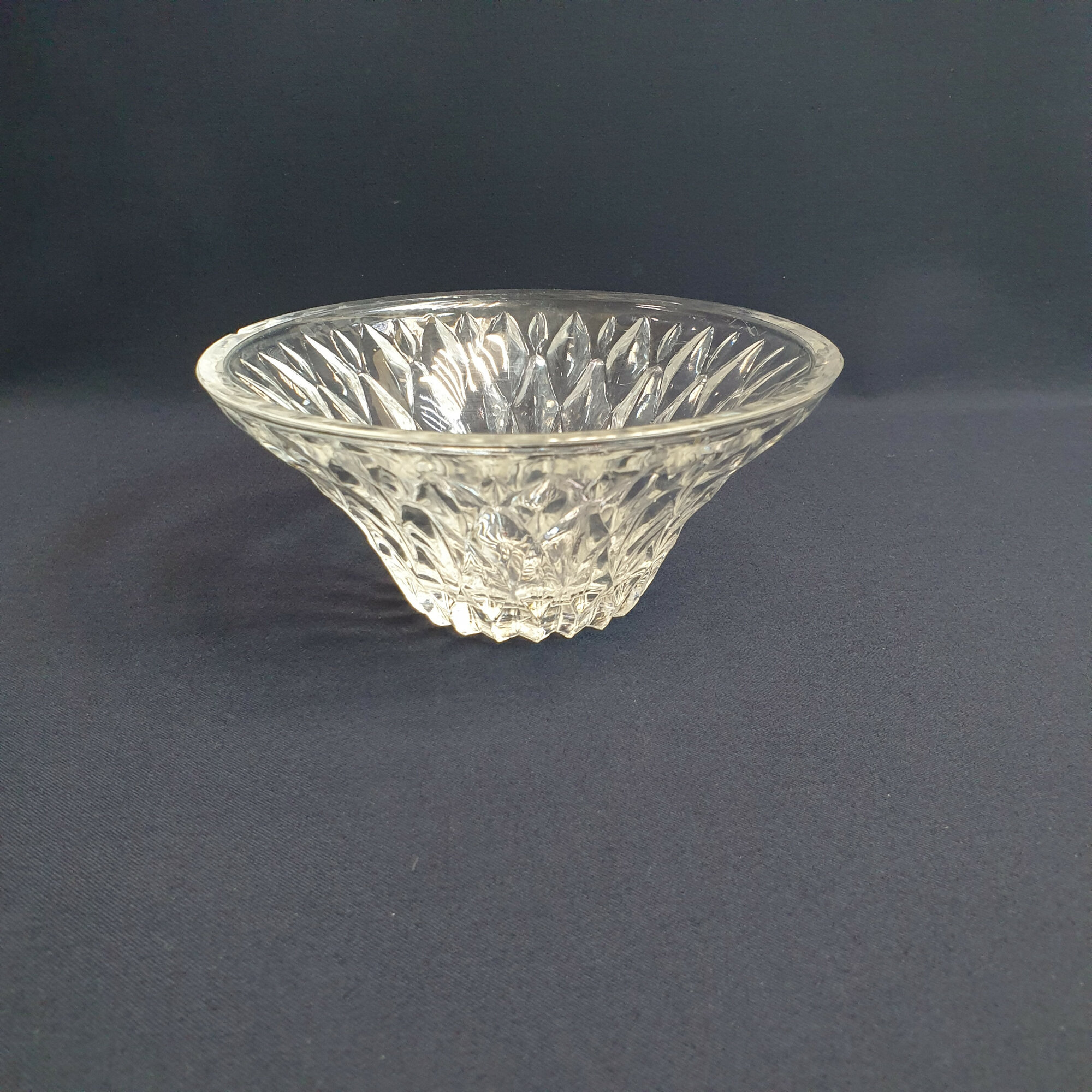 Салатник, стекло диаметр 17 см сколы, винтаж СССР