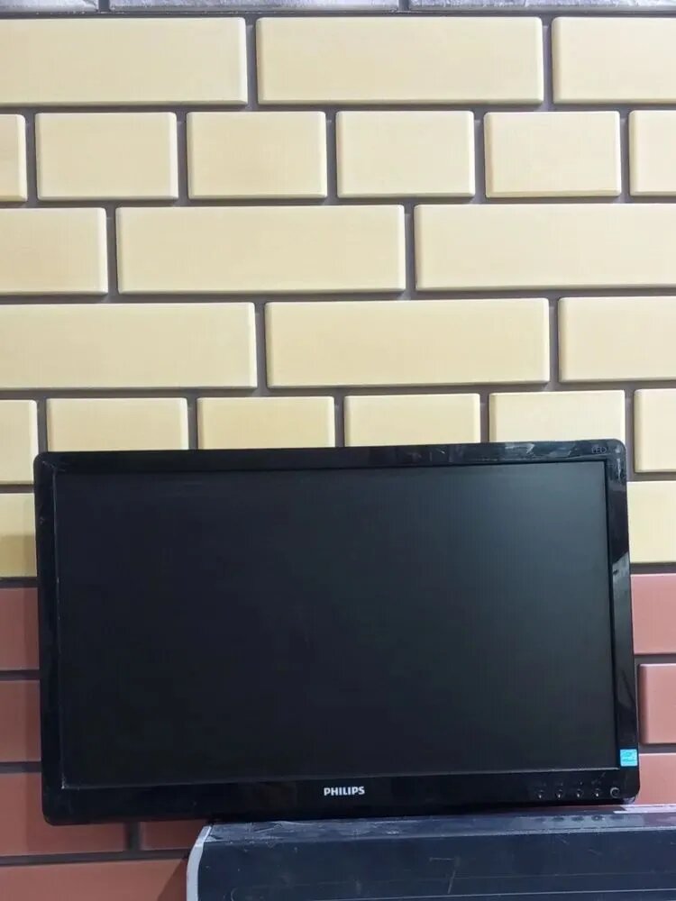 Монитор Philips 196V4L, 18.5" (47 см) для видеонаблюдения